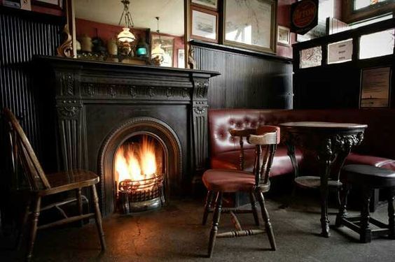 Irish Pub Design: The Guide for Bar Fitters - Wild Goose Carvings